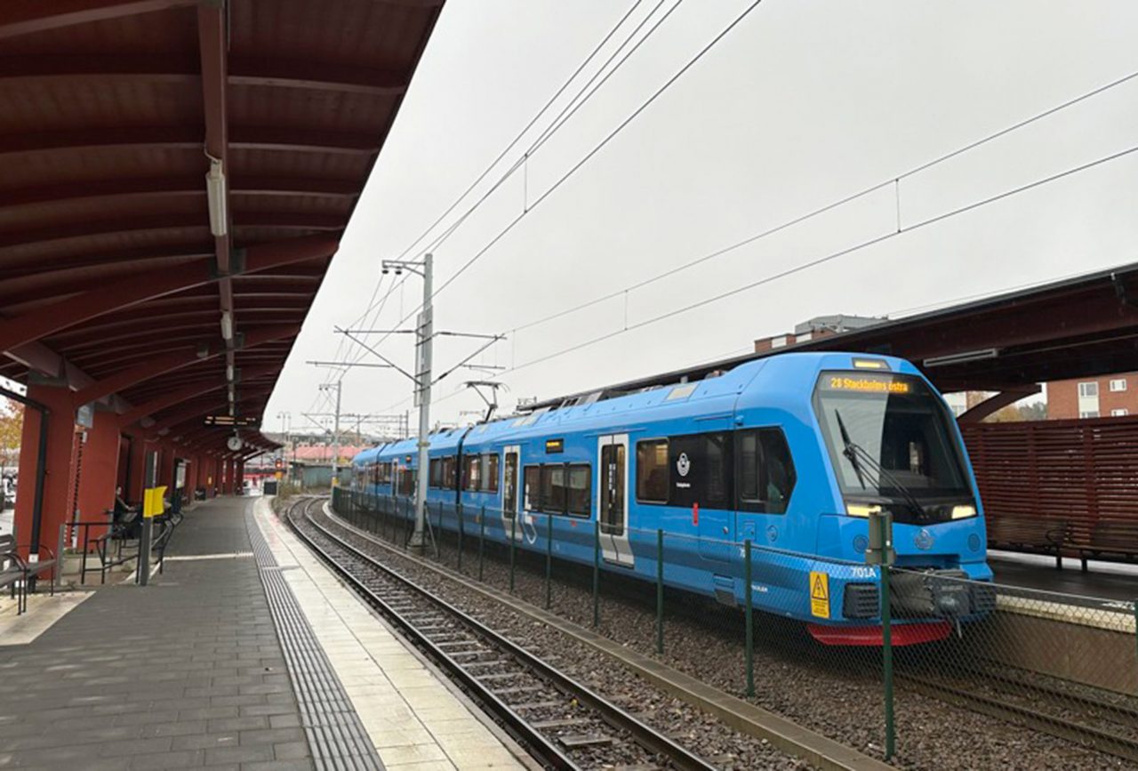 Nya tåg på Roslagsbanan i trafik – Järnvägar.nu